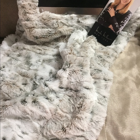 Nicole Miller | Bedding | Nicole Miller Snow Leopard Fur Throw Blanket ...